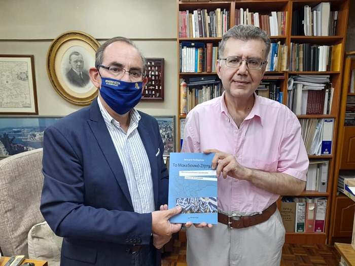 ΒΙΚΤΩΡ ΡΟΥΔΟΜΕΤΩΦ ΣΤΗ ΚΟΡΥΦΗ ΤΩΝ ΚΑΘΗΓΗΤΩΝ ΤΟΥ ΚΟΣΜΟΥ :: Eykalipsis